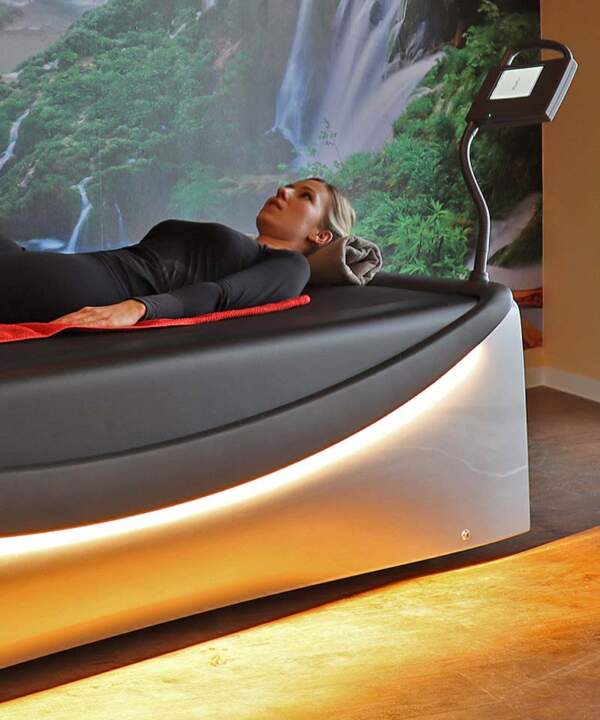 Spa Loungers UK | Luxury Heated Pool Loungers for Sale | Leisurequip