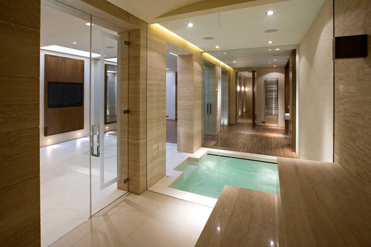 Benefits of Bespoke Glass Walls for a Steam Enclosure or Sauna ...