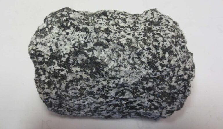 Sauna Stones: 20 Types and Their Heat Retaining Properties | Leisurequip